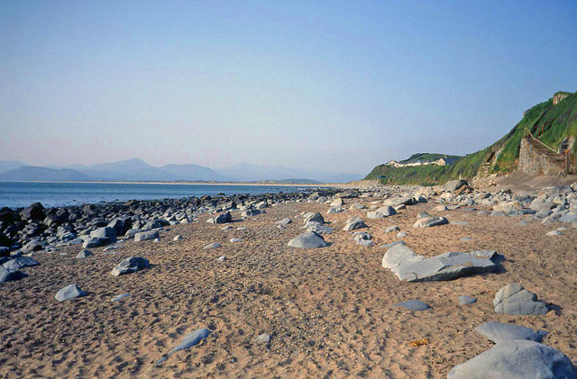 Llandanwg Beach | Oyster Holiday Cottages